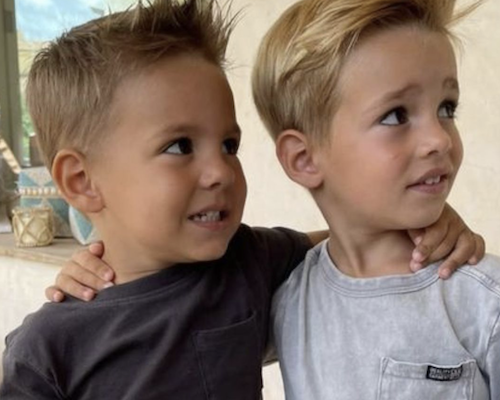 'Ik twijfel of ik mijn tweeling bij elkaar in de klas moet laten zitten ...